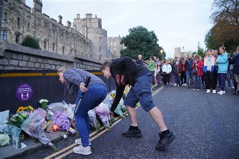 Imágenes del duelo en Reino Unido por la muerte de la reina Isabel II
