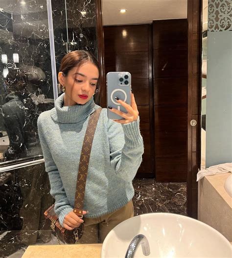 Anushka Sen Mirror Selfies Photos Hd Collection