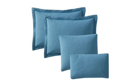 Up To 12 Off On Clara Clark Bedspread Quilt S Groupon Goods