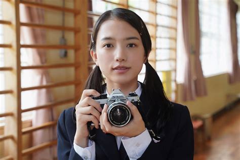 映画『1秒先の彼』公式⏰ On Twitter レイカの初出し写真も🤭 カメラを手にした高校生時代の写真📸 貴重な 清原果耶 さん の