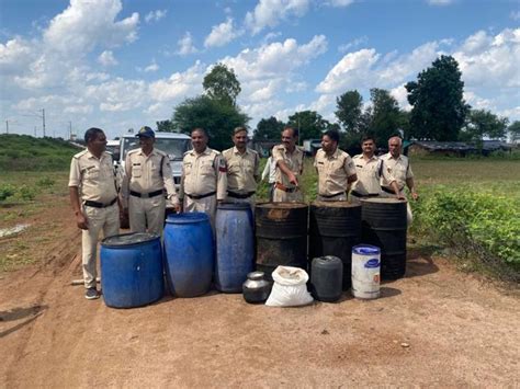 Police Raided And Destroyed 2 Thousand Liters Of Lahan Caught 350