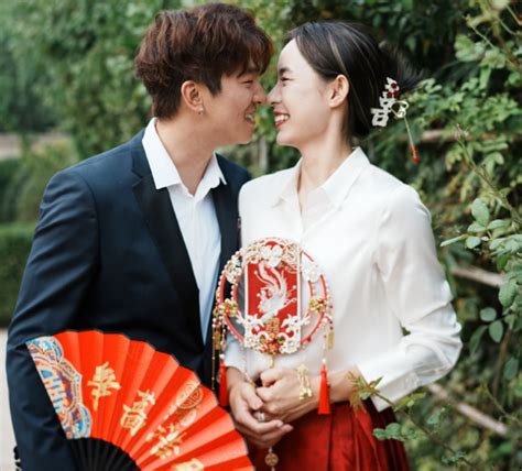 恭喜！前中国网球一姐王蔷姐弟恋官宣订婚 与小2岁男友相拥笑开花腾讯新闻