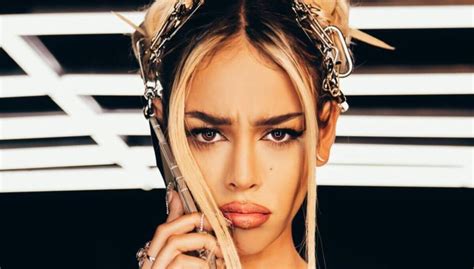 Danna Paola Impacta Con Cuerpazo En Lencería Y Nuevo Look