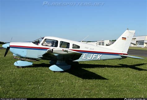 D EJFK Private Piper PA 28 181 Archer II Photo By Daniel Schwinn ID