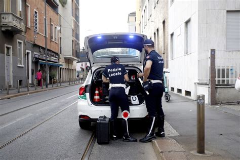 Moto Contro Autobus Morto Un Uomo Di Anni Che Era Con Figlio Notizie Ansa It