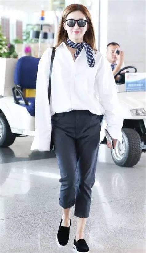 31歲江疏影撞衫25歲迪麗熱巴，你猜誰更美？ 每日頭條