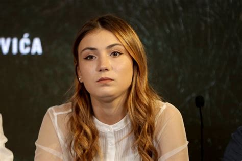 Glumica Jana Bjelica Otkriva Da Li će Tajanstvena Služavka Ana Izdati