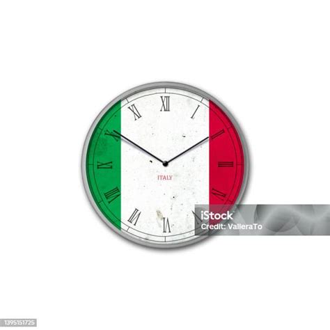 이탈리아 국기의 색깔에 있는 벽 시계 기호와 기호 흰색 배경에 고립되어 있습니다 디자인 요소 0명에 대한 스톡 사진 및 기타