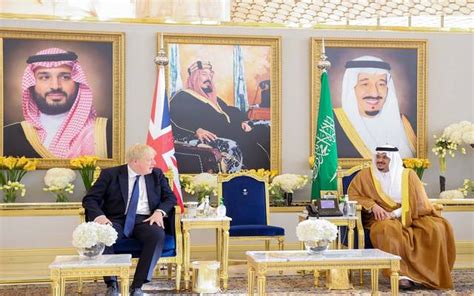 رئيس الوزراء البريطاني يصل الرياض في زيارة رسمية للسعودية معلومات مباشر