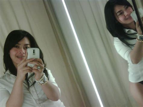 Cerita Artis Indonesia Koleksi Lengkap Foto Foto Syur Syahrini Syahrani