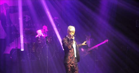 포토 첫 솔로 쇼케이스 갖는 장우영