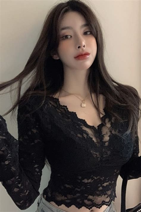 핑크프릴 에디 레이스 브이넥 긴소매 롱슬리브 메쉬 크롭 탑