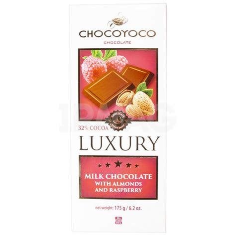 Шоколад молочный Chocomoco Luxury Milk 32 с миндалем и малиной 175 г