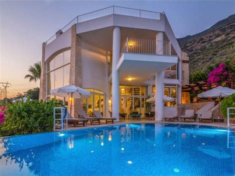 Villa Torn Luxusvilla Zur Miete Mit Meerblick In Der Gegend Von