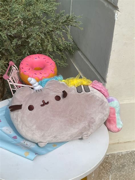 Pusheen Plushie Sparkle Store