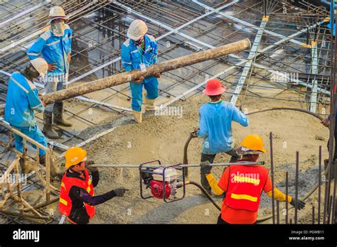 Concrete Vibrator Stock Photos Concrete Vibrator Stock Images Alamy