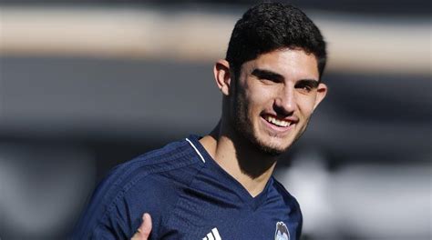 Valencia Suffer Blow As Hotshot Goncalo Guedes Ruled Out For Four Weeks