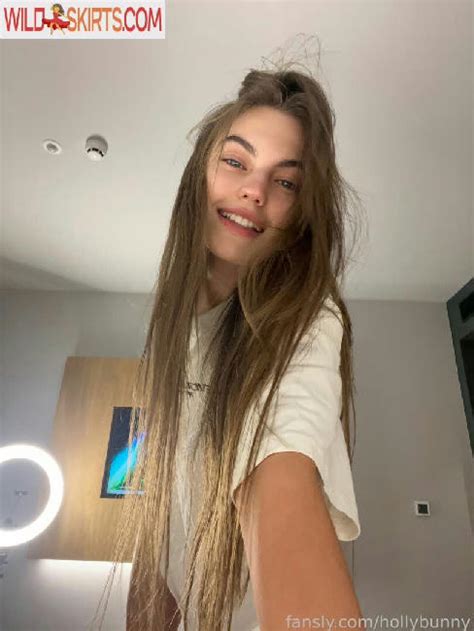 Hoolybunny Hollybunny Holyybunnyy Lolybunny Nude Instagram Leaked Photo 1
