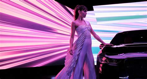 Jaguar Begins Their Push Upmarket With New Lifestyle Focused Ad