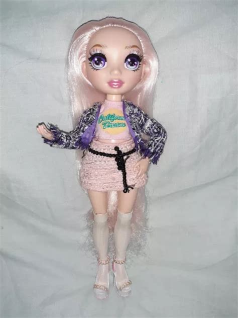 RAINBOW HIGH FASHION Doll Bella Parker Pool Party MGA Accessories Beach