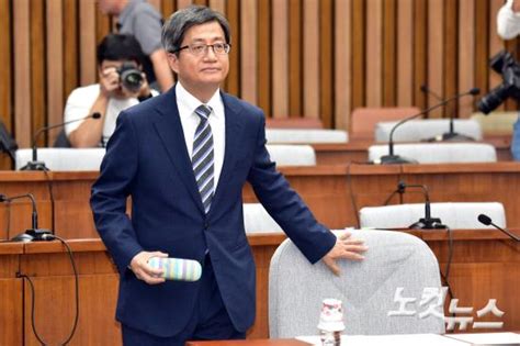 인사청문회장 도착한 김명수 대법원장 후보자 노컷뉴스
