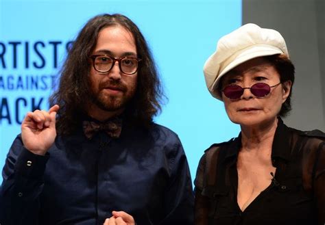 Johno Lennono Našlė Ir Sūnus Prieš Korporacijų Savivalę Galerija
