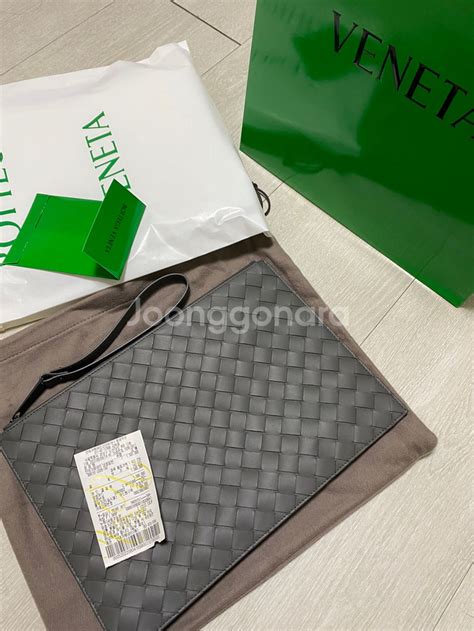 보테가베네타 남성가방 그레이 파우치 클러치백 중고나라