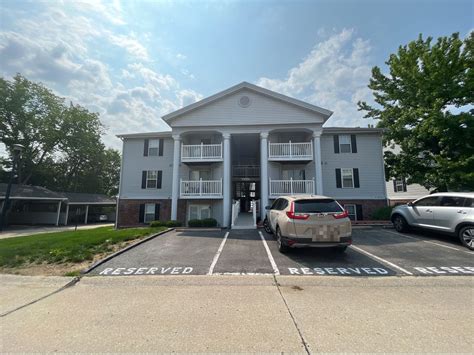 4300 Arrow Tree Dr B Saint Louis Mo 63128 See Est Value Schools
