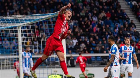 FC Twente Slaat In Slotfase Toe Tegen Heerenveen In Strijd Om Europees