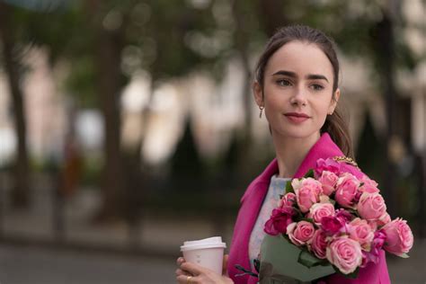 Segunda temporada de Emily em Paris começa a ser gravada na França Cinema e