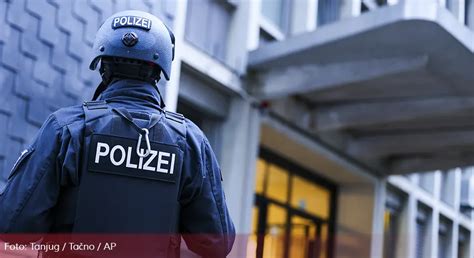 Експлозија испред зграде полиције има повријеђених