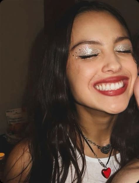 Olivia Rodrigo Concert Makeup Concert Makeup Looks Concert Hairstyles