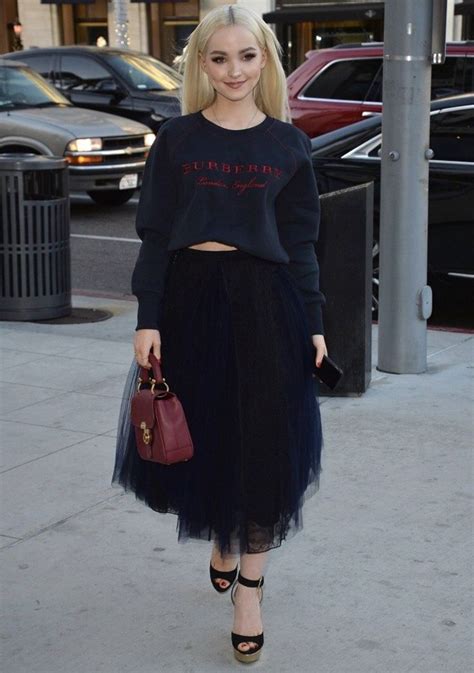 Pin De 🪐𝔐𝔞𝔢𝔩𝔩𝔢🪐 Em Dove Cameron Moda Looks Roupas Das Celebridades