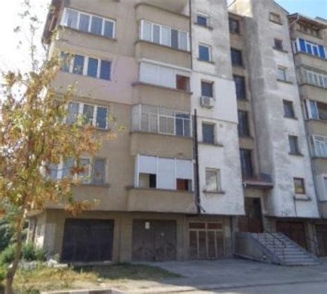 ЧСИ пусна на търг тристаен апартамент във Видин снимки