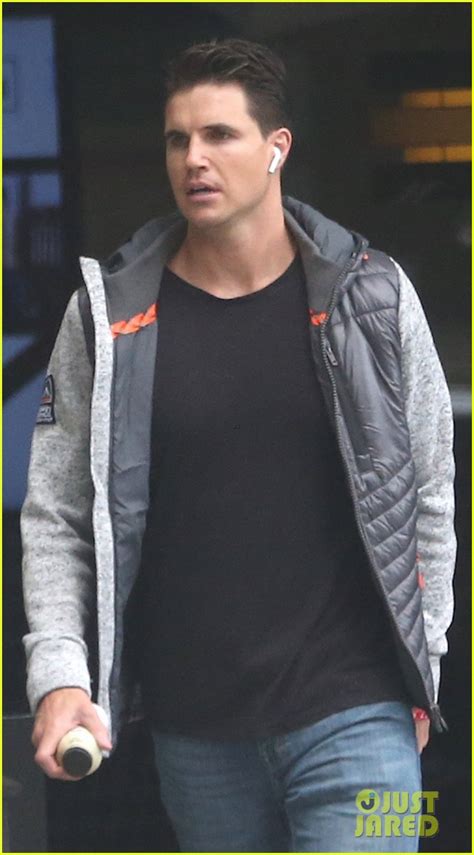 Stephen Amell And Cousin Robbie Step Out In Perth Ahead Of Supernova Expo