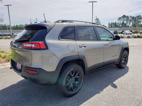 The Jeep Cherokee Trailhawk L Plus A More Off Road Focused Suv My