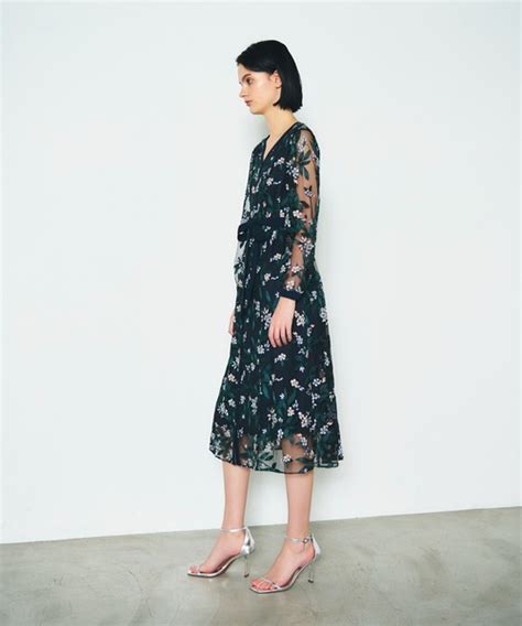 Grace Continental ワンピース フラワー刺繍フレアワンピース Zozotown Yahoo店 通販 Yahoo
