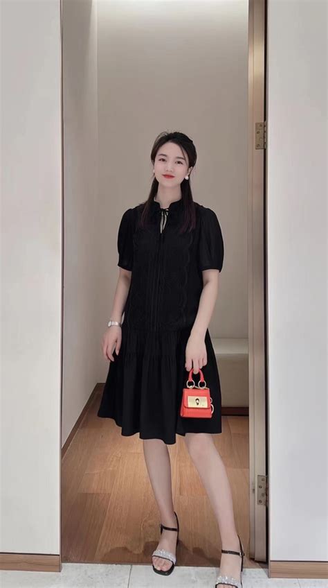 在城市安静的一隅在洒满阳光的午后一本书、一杯茶静享独属于自己 美图社区 美图秀秀