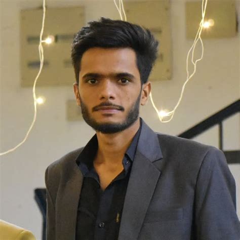 Adv Naved Pasha 🇮🇳 Navedpasha • Threads Say More