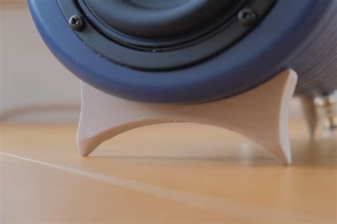 i designed my own 3d printed speaker enclosure with an unique shape