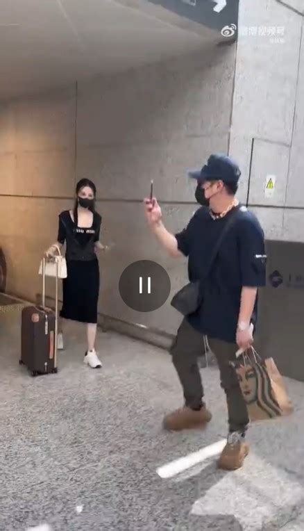 潘瑋柏罕同框「最美空姐」老婆！網見一互動愣喊：比較像助理