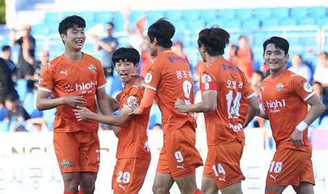 K联赛：江原fcvs水原fc比分预测 主队表现强势，客队状态回暖 球迷屋