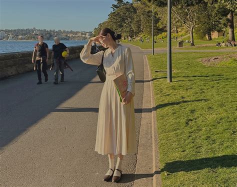 리리앤코 레이델로 핀턱 리본 뒷밴딩 롱 원피스 가을신상 데일리룩 데이트룩 하객룩 격식룩 캠퍼스룩 러블리룩 페미닌룩 플리츠 플리츠원피스 리본원피스 뒷리본 밴딩원피스 피크닉