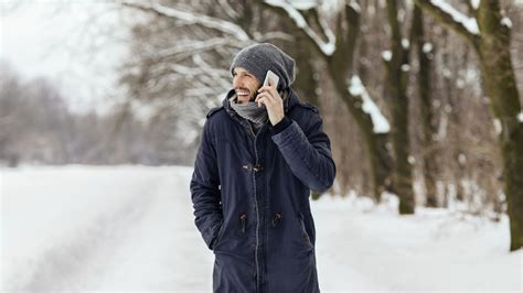 В Роскачестве посоветовали согревать смартфон на морозе — РТ на русском