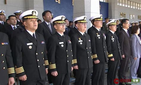 韩国军校毕业典礼照办不误，防长亲自出席，没人戴口罩