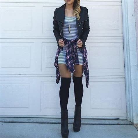 Outfits Combinando Un Vestido Pegadito Con Camisa De Franela Es La Moda