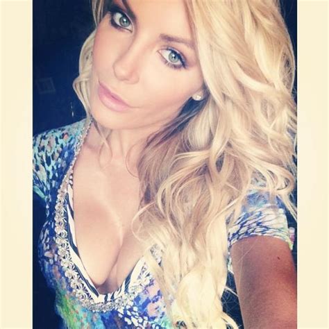 Crystal Hefner Quality Dergisi