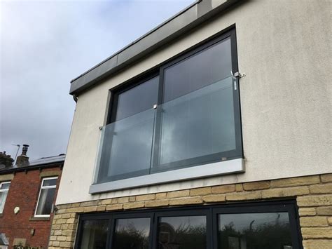 Frameless Juliet Balcony Glass Balcony Modern Glass Outdoor Decor