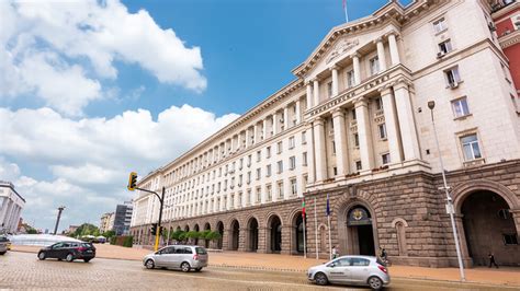 Освободени са трима заместник министри Nova