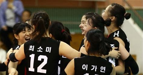 태백산배 선명여고 우승 기뻐하는 선수들